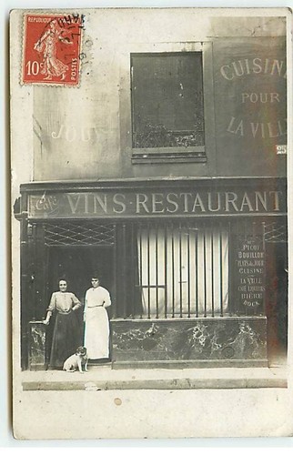 Carte Photo - Café Maison Picot - Femmes sur le pas de porte - 24230 | eBay