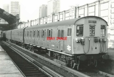 PHOTO LONDON DISTRICT CLASS 501 3-CAR EMU SET NO 501 169 READY TO ...