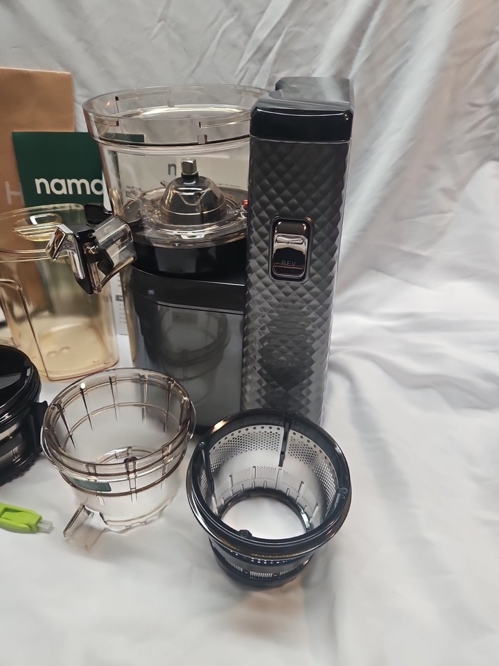 Nama Cold Press Juicer Vitality 5800 with Instructions & Recipe Book ...