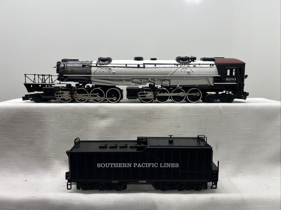 Lionel 2132030 Southern Pacific Daylight Cab Forward 4-8-8-2 Steam ...