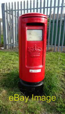 Photo 6x4 Elizabethan postbox on Balgowan Avenue, Dundee Trottick ...