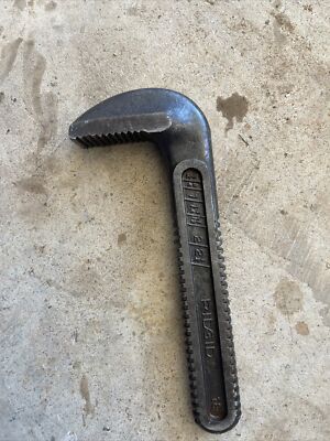 Pipe Wrenches - Hook Jaw
