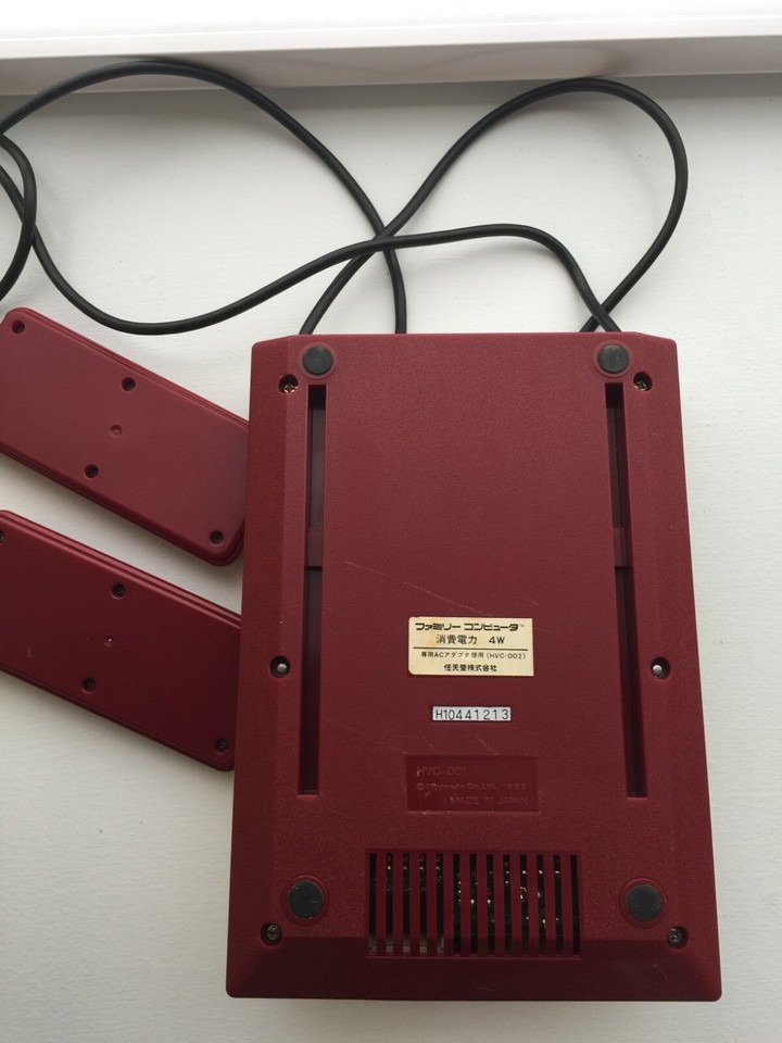 Original Nintendo Famicom Console and 2 Controllers Japan Import VERY ...