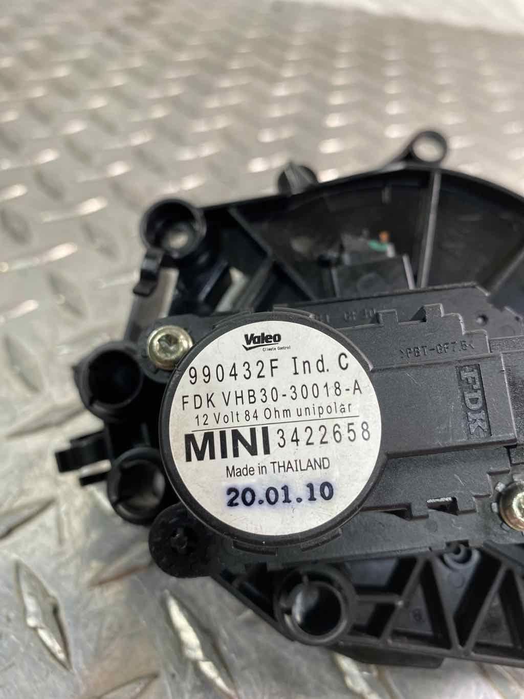 06-15 MINI COOPER R55-R61 AIR DISTRIBUTOR ACTUATOR 64113422658 OEM | eBay