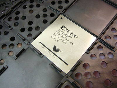 XILINX Virtex XCV1000E / XCV1000E-6FG680C IC FPGA 512 I/O 680FBGA **NEW ...