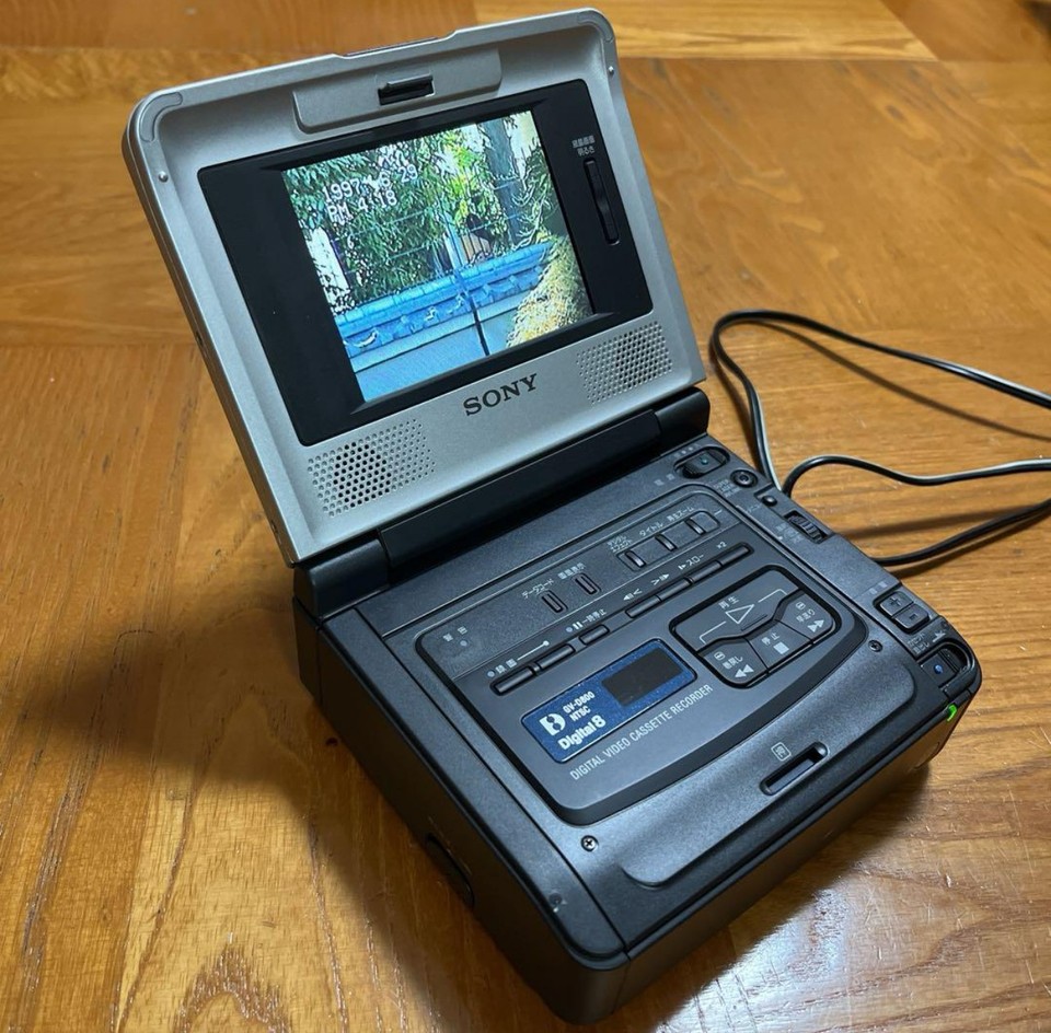 Sony GV-D800 8mm Video Recorder Player Hi8 Digital8 Near MINT Perfect ...
