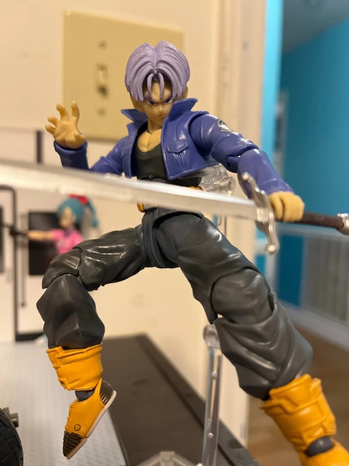 Dragon Ball Trunks Anime Figures SHF Trunks Boy From Future Model ...