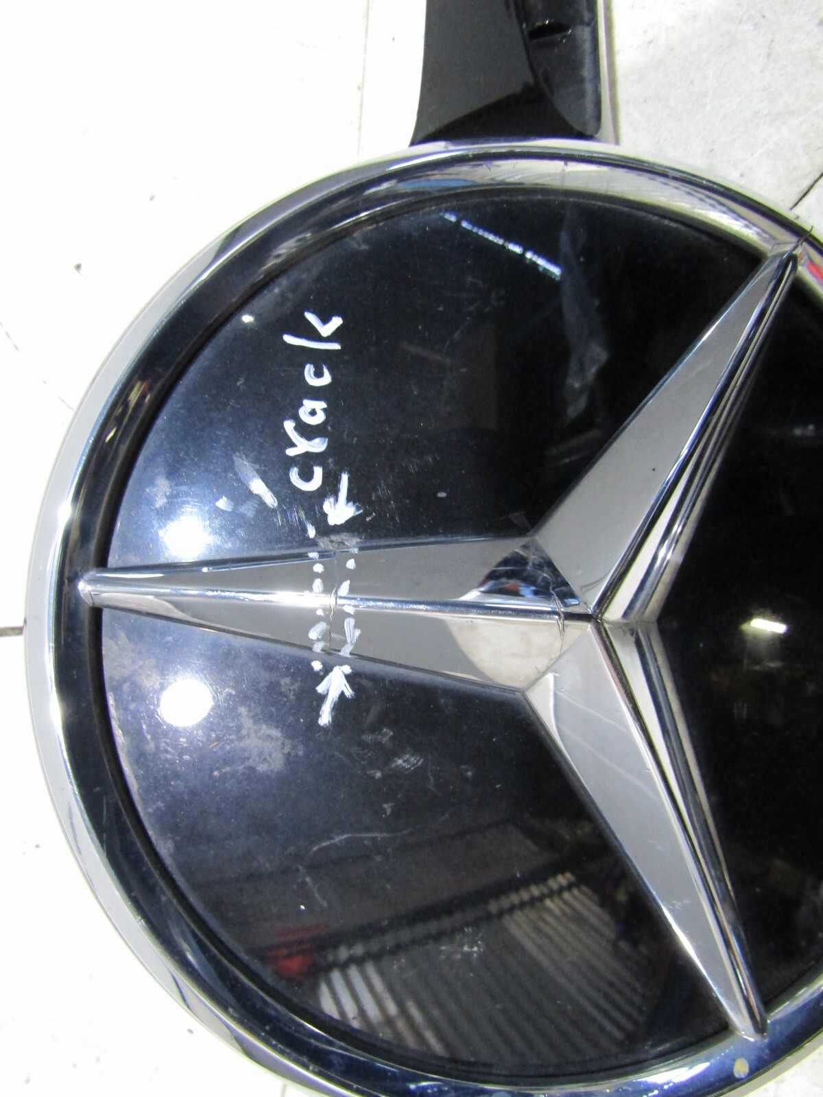 MERCEDES C CLASS W205 RADIATOR GRILL CENTRE MOULDING P/N A2058881100 ...