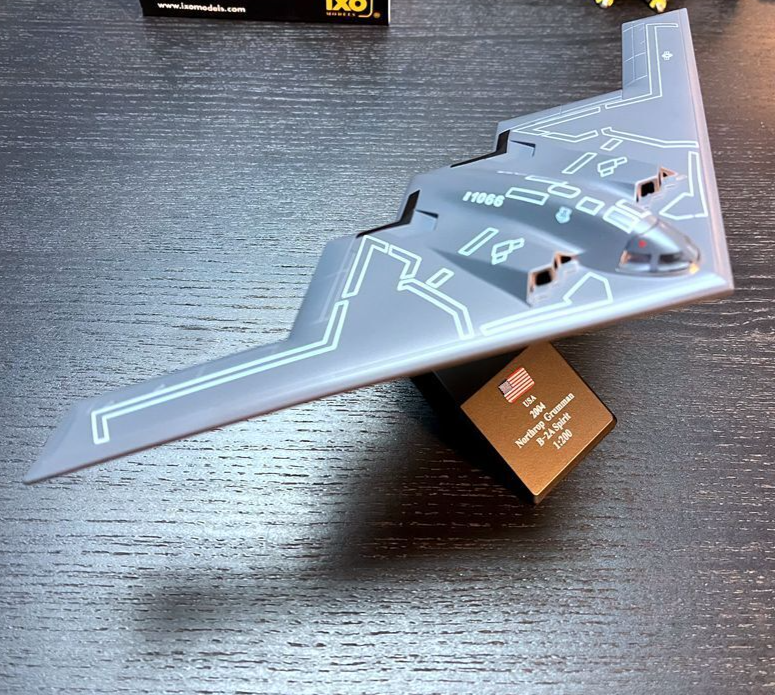 1:200 Scale Alloy Diecast Military Model Northrop Grumman B-2 Spirit ...