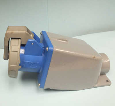 HUBBELL - 460R9W - 60 AMP, 3Ø, 250 VAC, 3 POLE PIN & SLEEVE RECEPTACLE ...