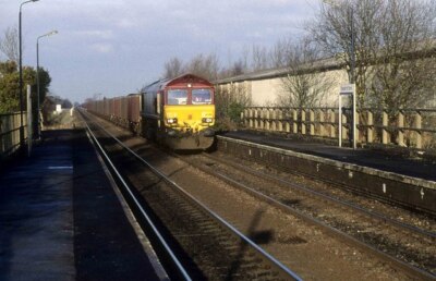 Photo 6x4 Passing train Sherburn in Elmet Coal train heads south ...