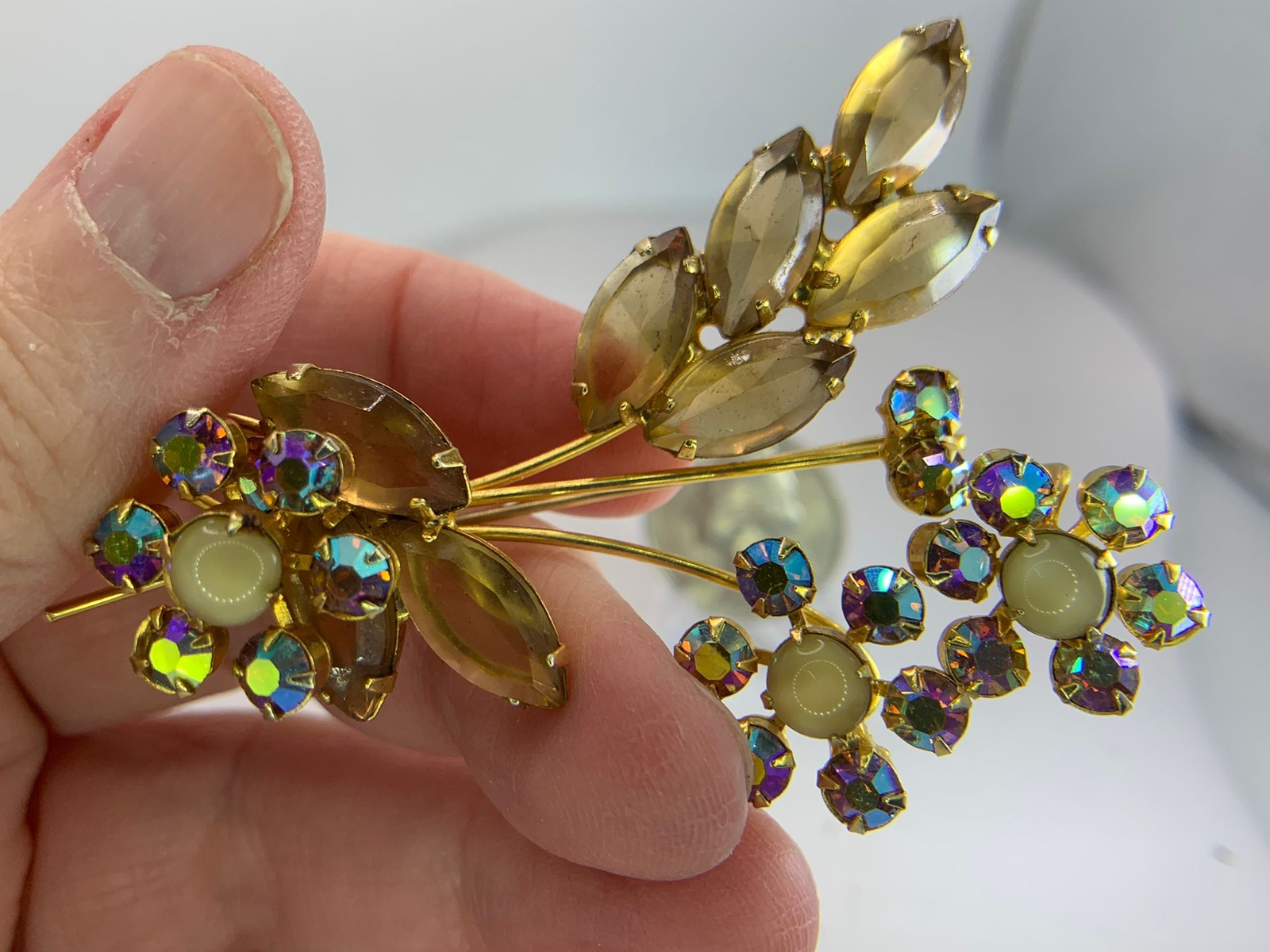 Flower & Leaves Aurora & Champagne Rhinestones '30s V… - Gem