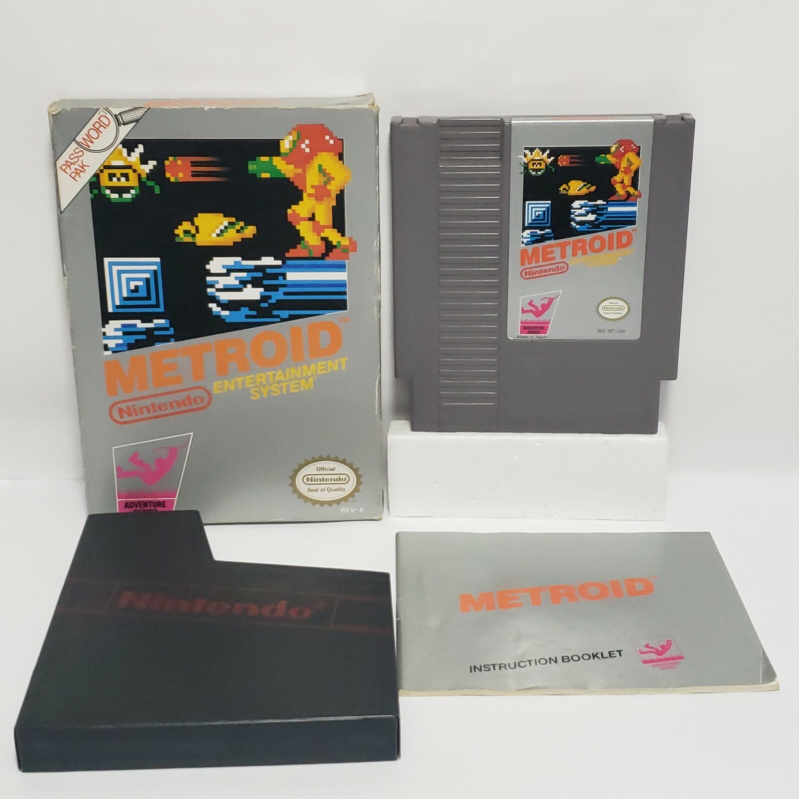 NES Nintendo Metroid CIB Complete w/ Box, Manual, Game, Foam Insert ...