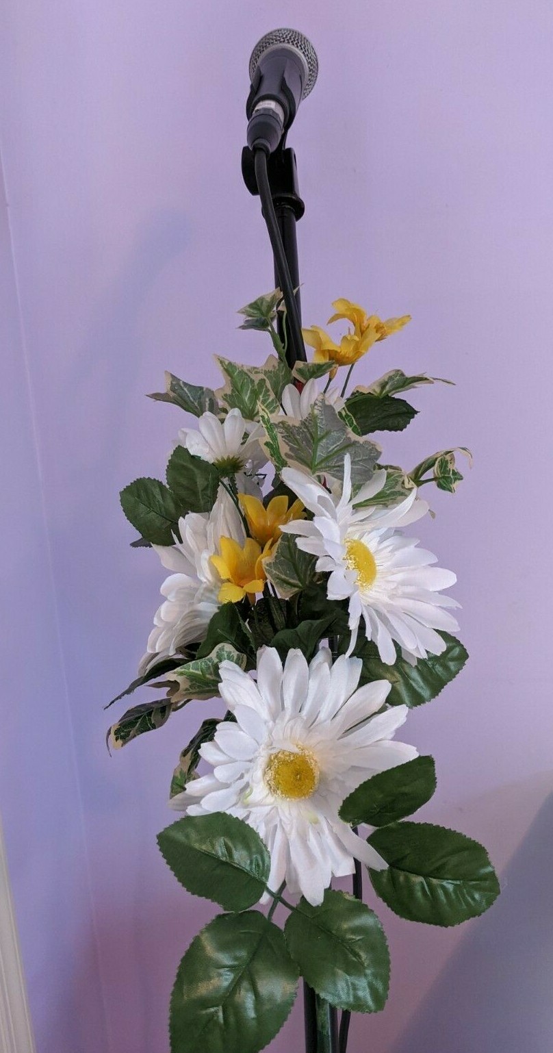 Designs for Microphone stands. Flower decorations for music performance ...