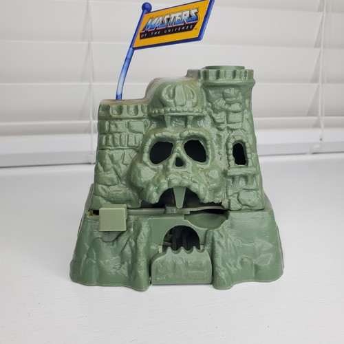 Arrow MOTU He Man Castle Grayskull Point Dread Gumball Bank vintage ...