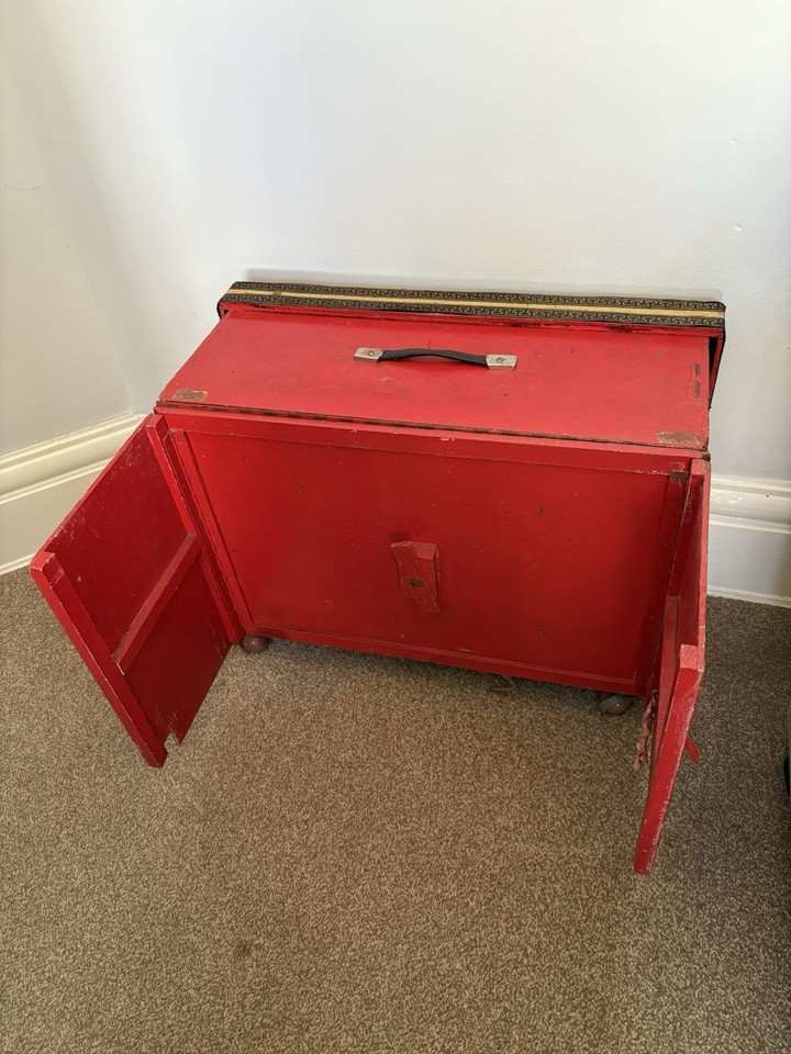 Magician’s Roll On Table by Supreme Magic | eBay UK