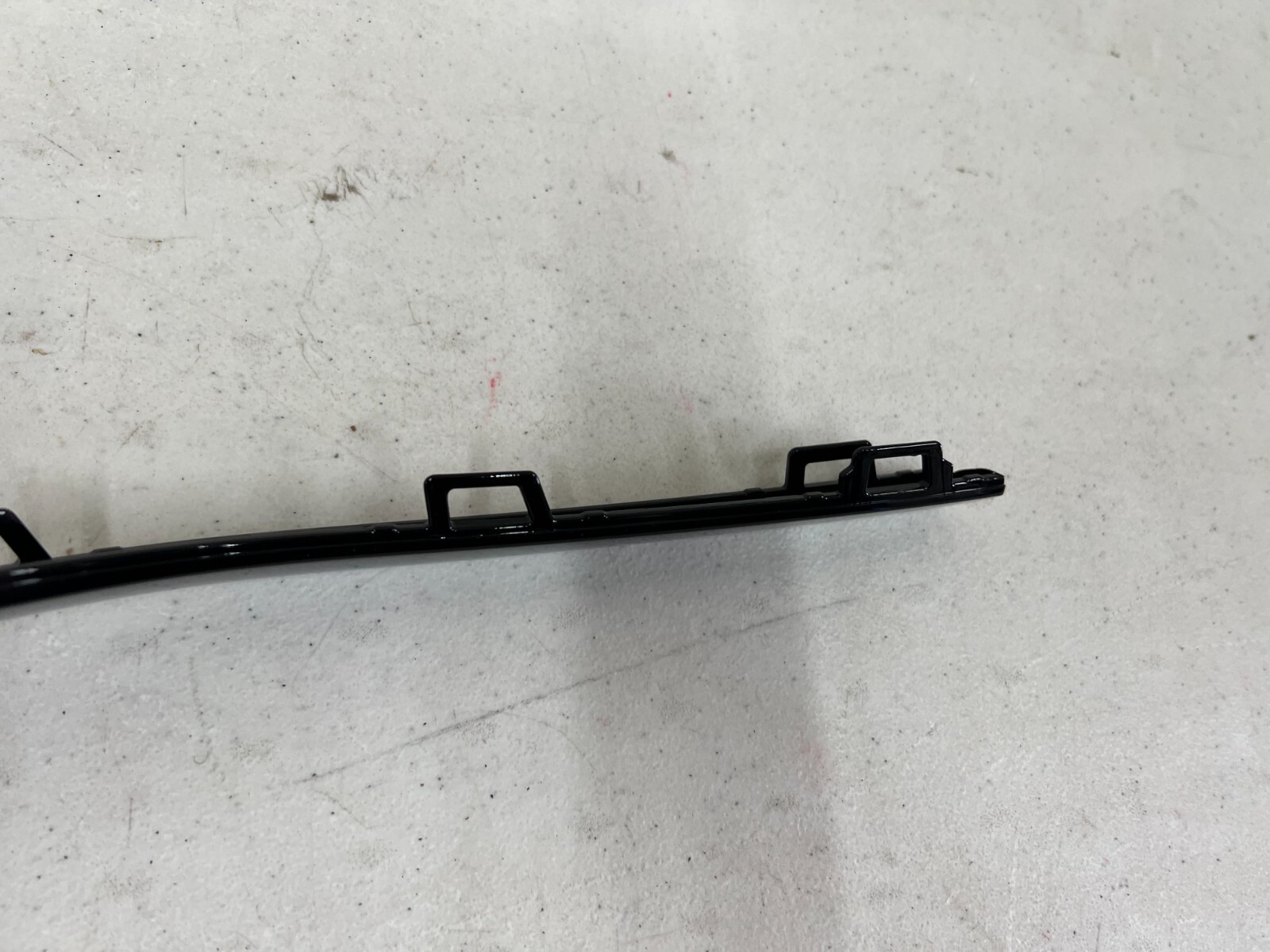 2020 2021 2022 MERCEDES GLS580 AMG OEM FRONT BUMPER MOLDING BLACK RIGHT ...