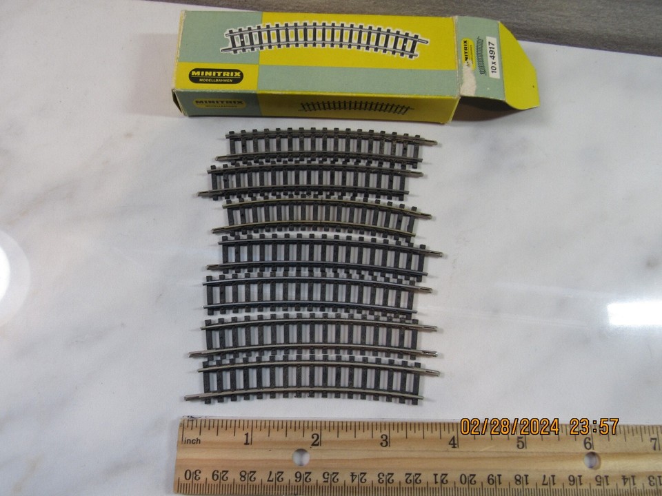 17 Curve Pieces Minitrix 4917 N Scale Model Train Railroad Track 3.5 ...
