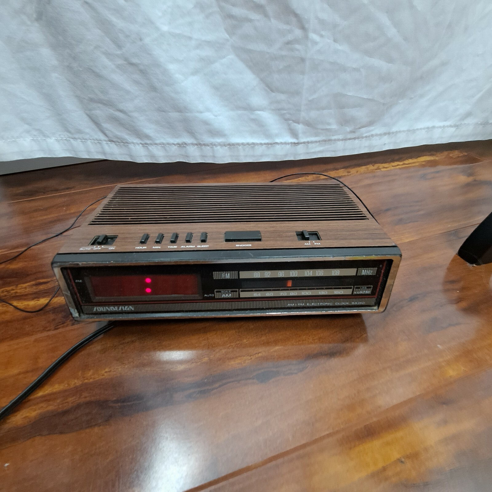Vintage Soundesign am -fm stereo electronic clock radio model no. 3919 ...
