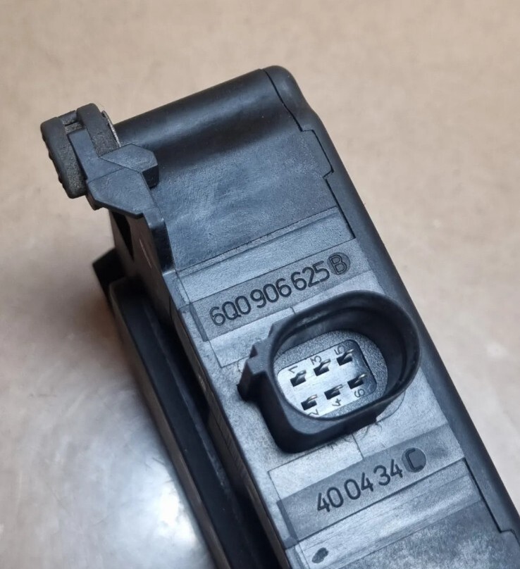 VW GOLF MK5 VW TOURAN 1.9 2.0 TDI BXE BKD VACUUM SOLENOID VALVE BLOCK ...