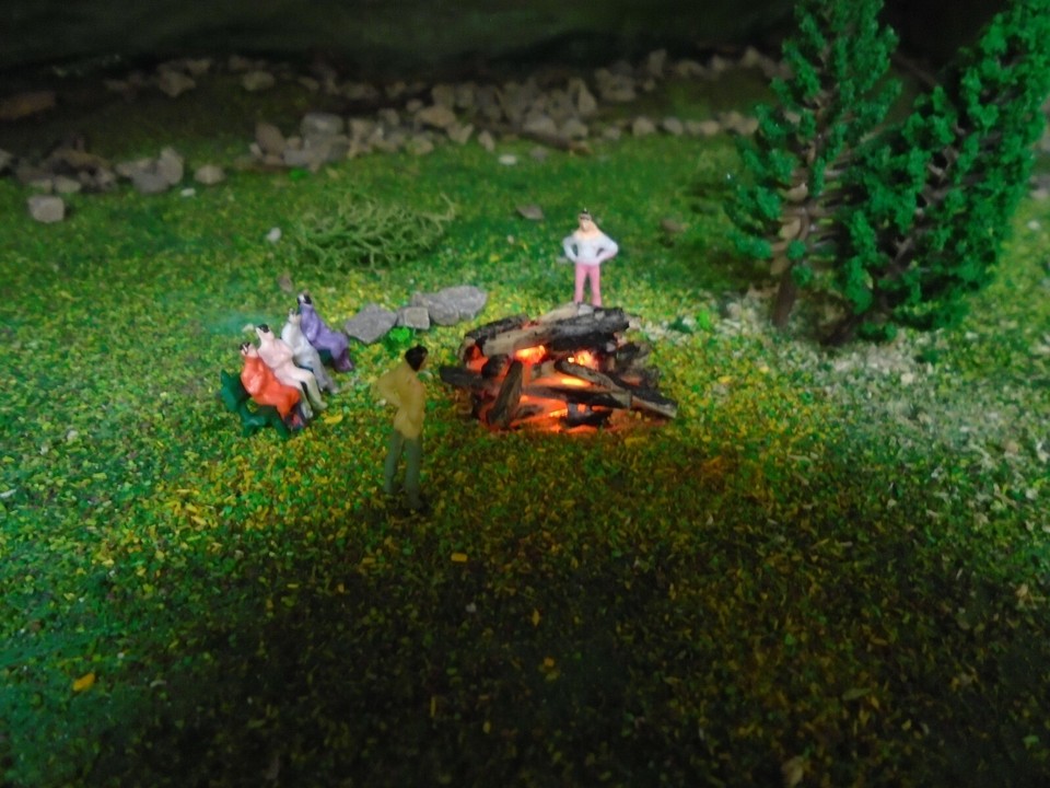 CAMPFIRE BONFIRE WITH FLICKERING LED OO GAUGE BRAND NEW | eBay UK