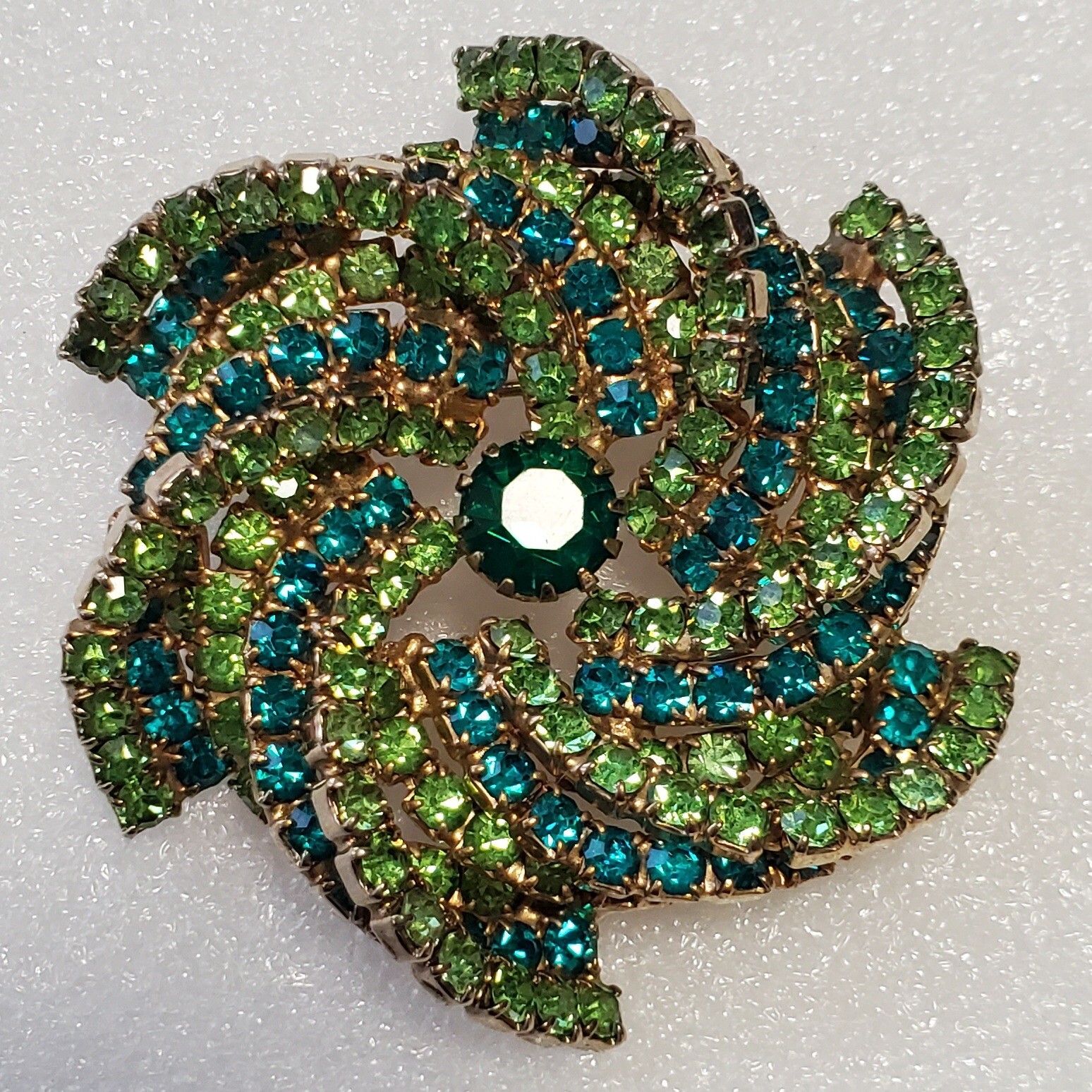 Vintage Tiered Dark & Light Green Rhinestone Swirl Br… - Gem
