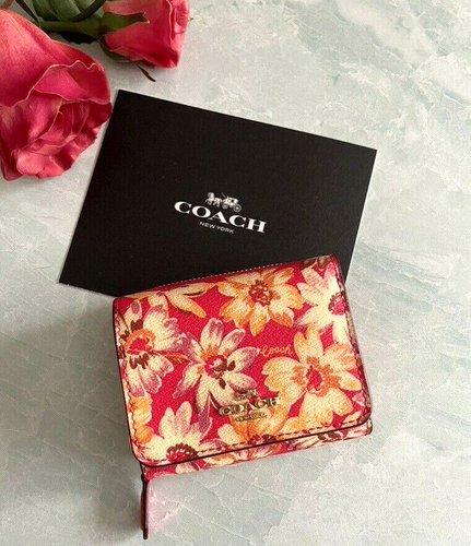 Coach Small Trifold Wallet With Vintage Daisy Script Print 3509 | eBay