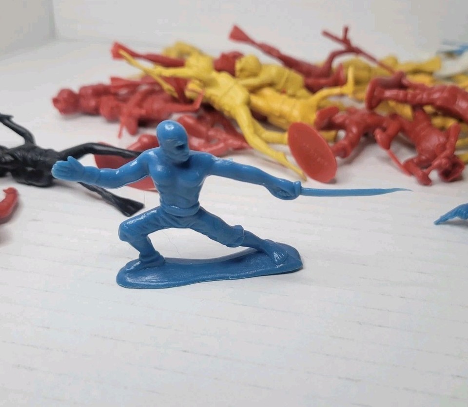 Lot of 49 - Vintage 1960's Plastic Frogmen Scuba Diver Multicolored Toy ...
