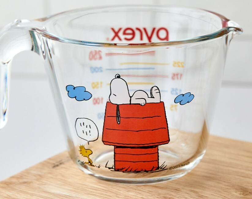PYREX x PEANUTS SNOOPY Measuring Cup 2p set- 500ml(16.9oz) 250ml(8.5oz ...