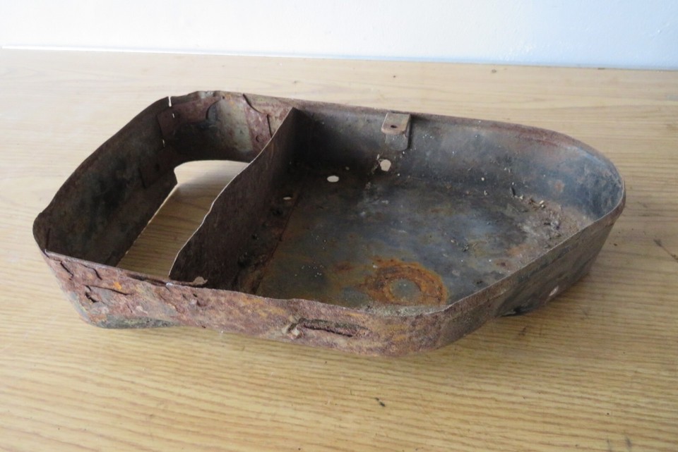 AJS MATCHLESS SWINGING ARM LONG BATTERY/ TOOL BOX PART CLASSIC ...