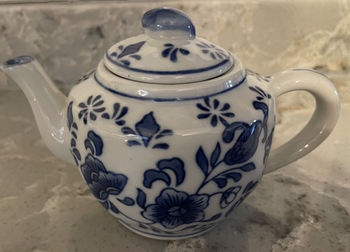 Nantucket Distributing Co Blue & White China Teapot Floral Pattern ~ 3 ...