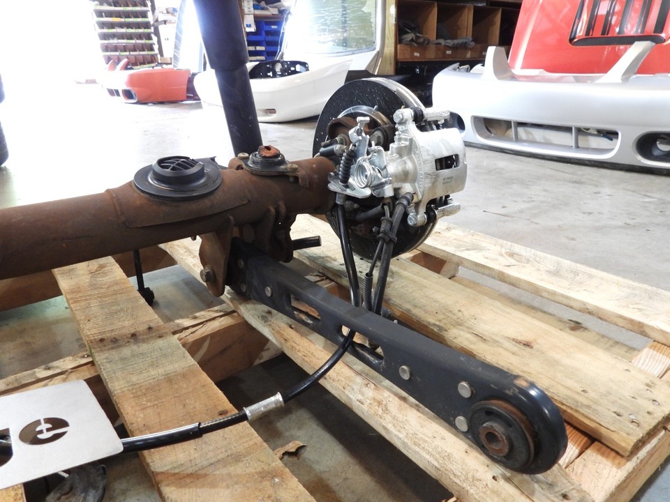 05 2005 Ford Mustang GT 8.8 Solid Rearend Axle Assembly With 3:55 Gear ...