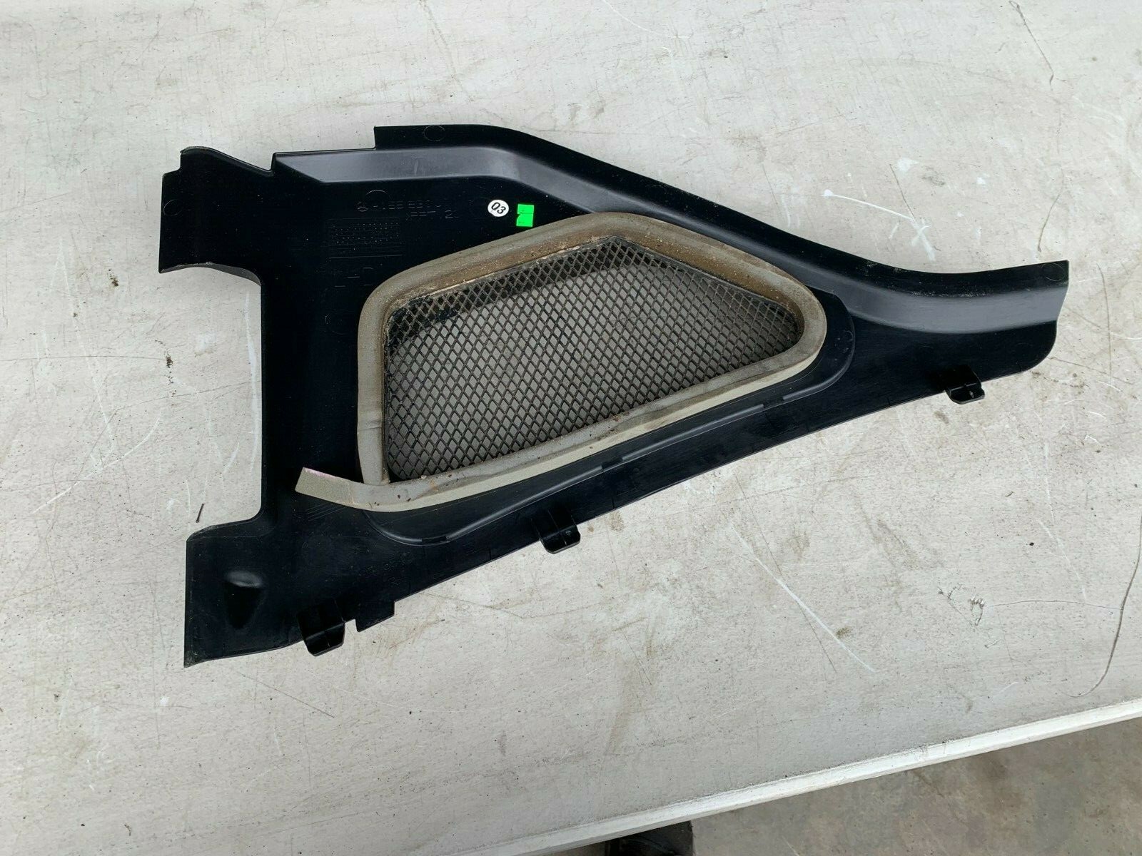Mercedes-Benz GL X166 LHD 550 4.7l V8 Air Intake Deflector Cover ...