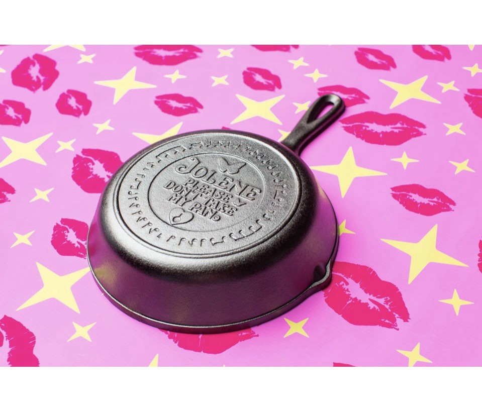 Dolly Parton Lodge Cast Iron Skillet 8" Pre-Seasoned DG Exclusive NEW ...