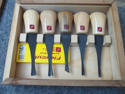 Set of 5 Flex Cut Fine Detail Wood Carving Tool in Display Case Flexcut ...