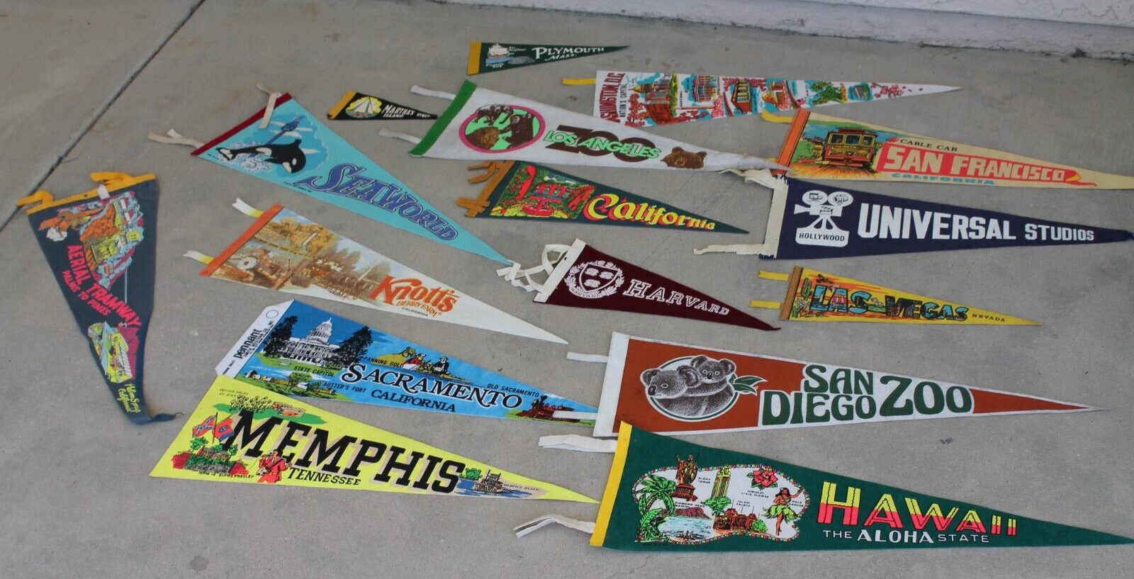 Lot of 16 Vintage US Travel Souvenir Felt / Cloth Pennants 60's to 80s ...