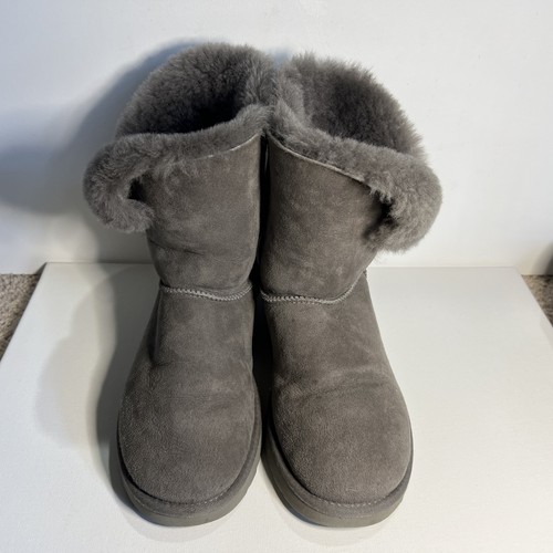 UGG WOMEN BAILEY BUTTON II - 1016226 GREY - SIZE US 9 | eBay