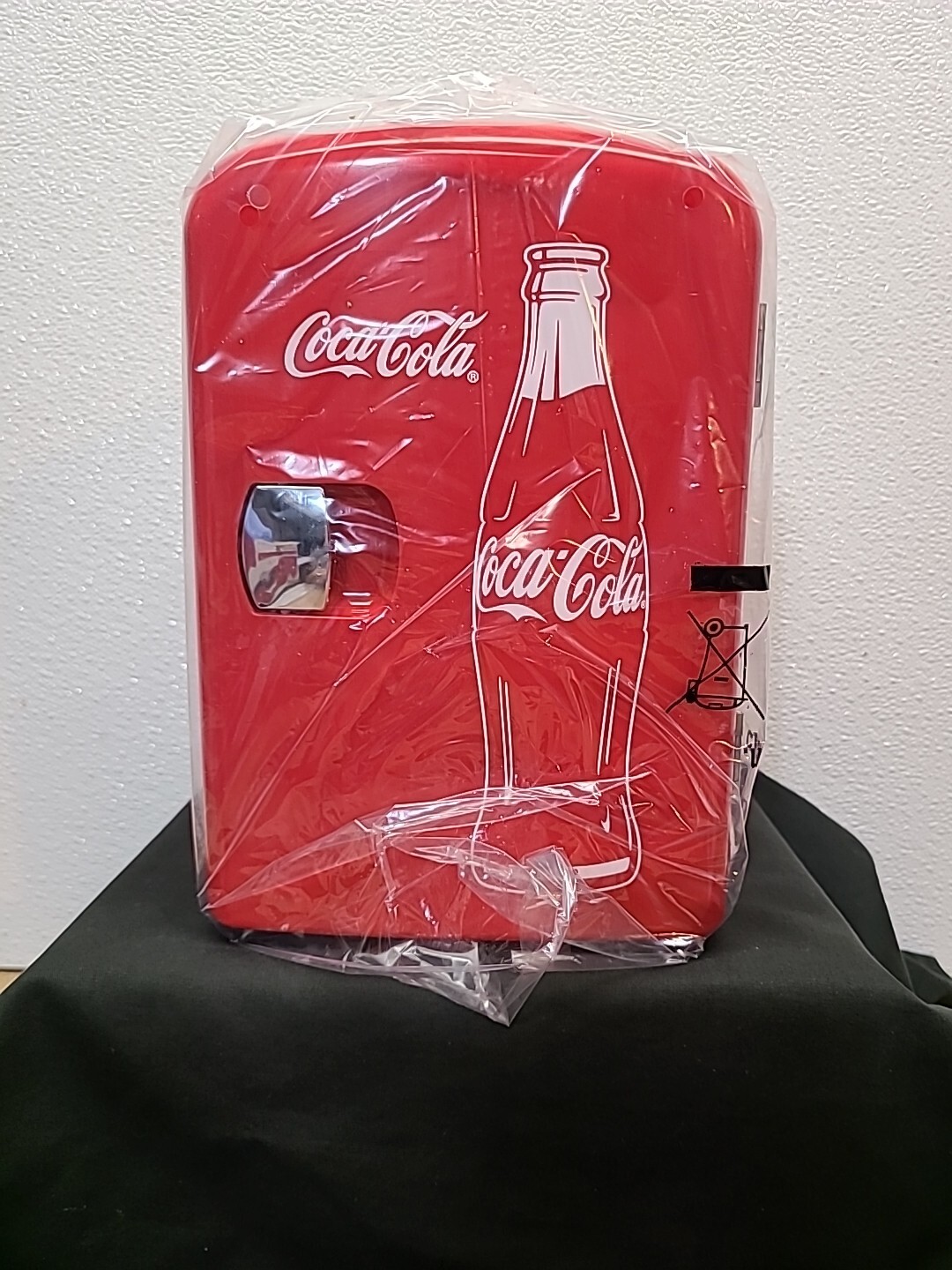 New Coca-Cola Classic Coke Bottle 4L Mini Fridge 6 Can Portable Cooler ...