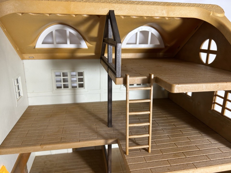 Calico critters/sylvanian families Highfield Farm House | eBay