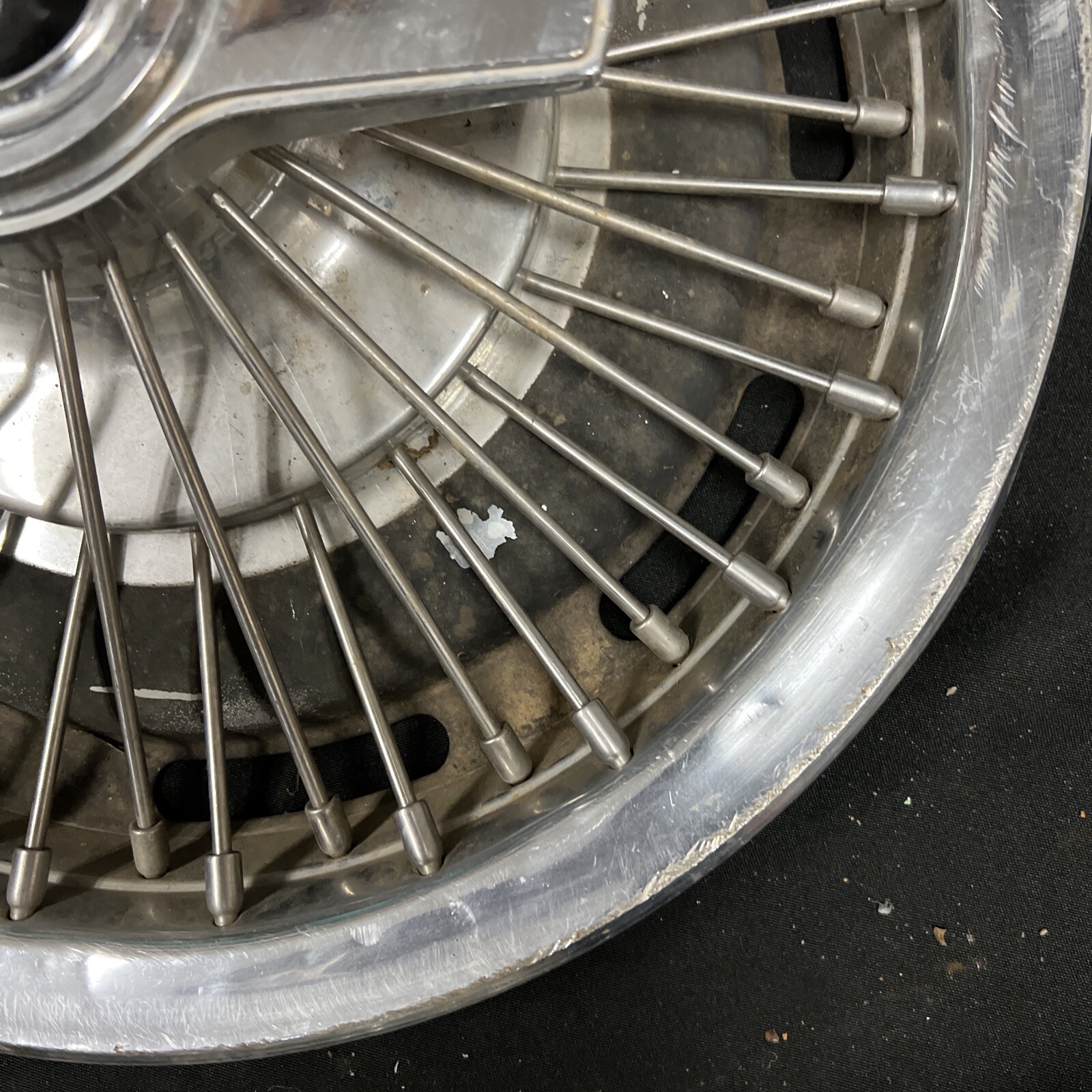 Vintage 1965 Oldsmobile F85 Cutlass 14" Wire Spoke Spinner Hubcap Wheel ...