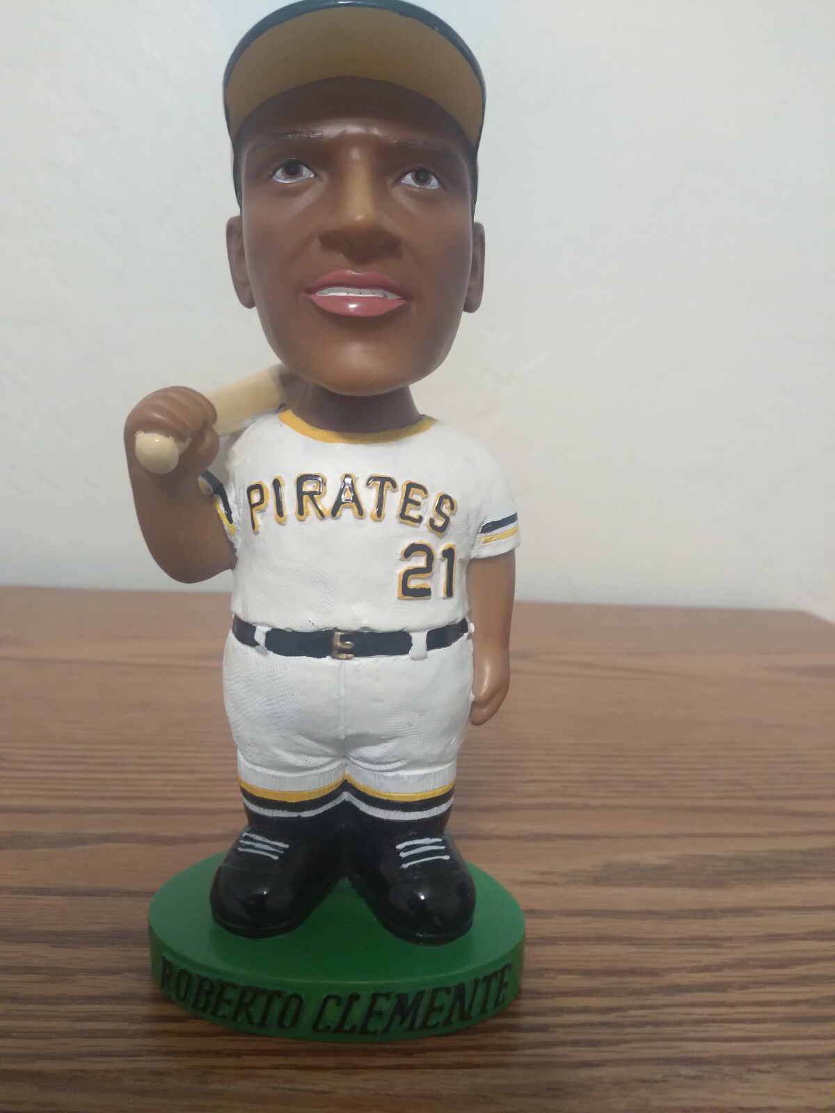 Roberto Clemente Pittsburgh Pirates Bobblehead by Alexander Global ...