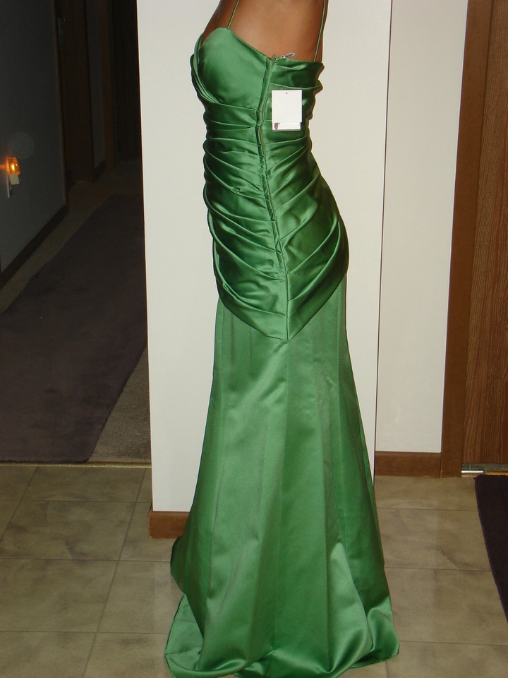 David's Bridal~Clover Green~Bridesmaid~Formal Gown~Bust 32-Waist 31 ...