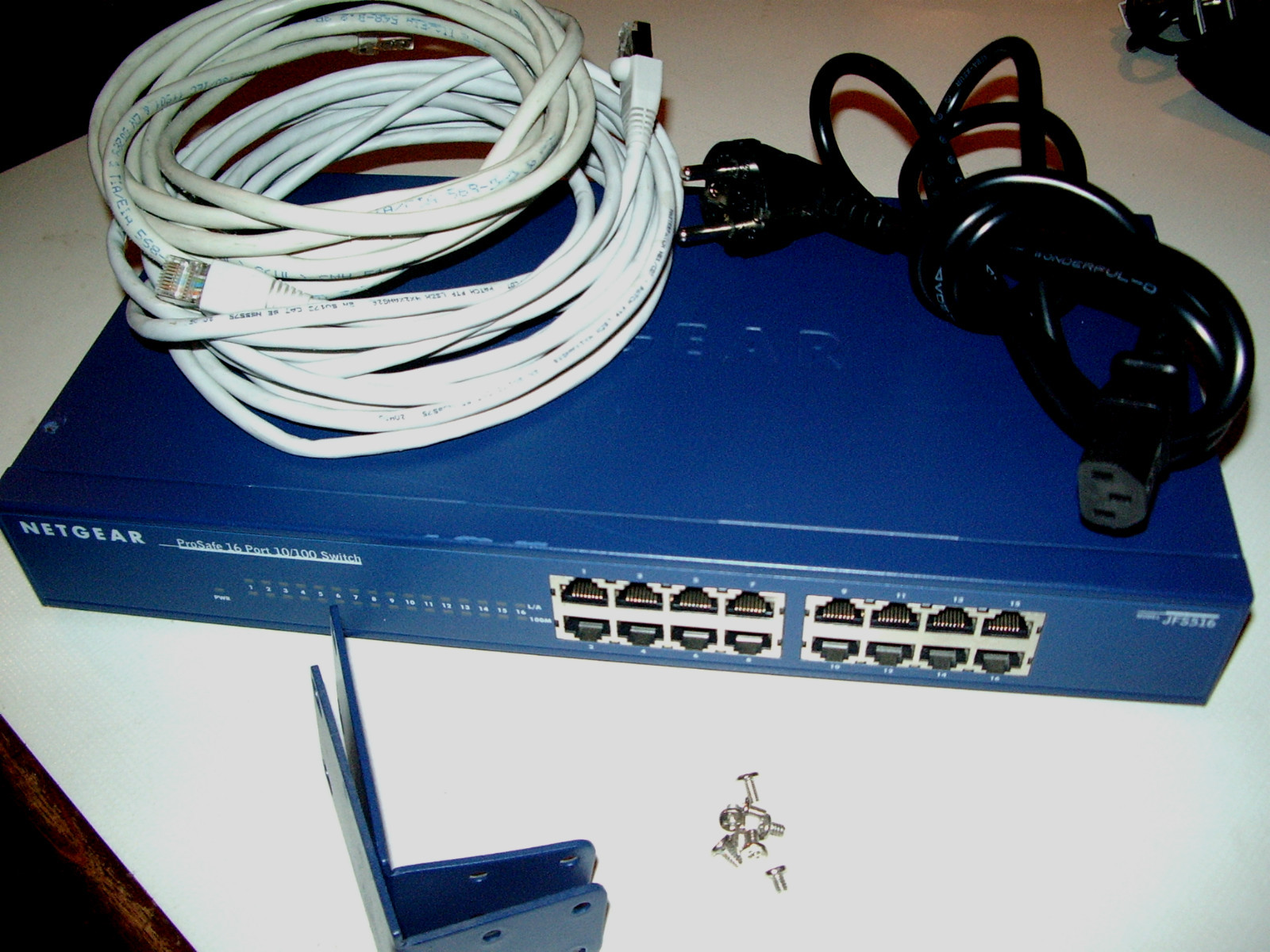 NetGear JFS516-200EUS ProSafe 16-Port 10/100 Fast Ethernet JFS516v2 ...