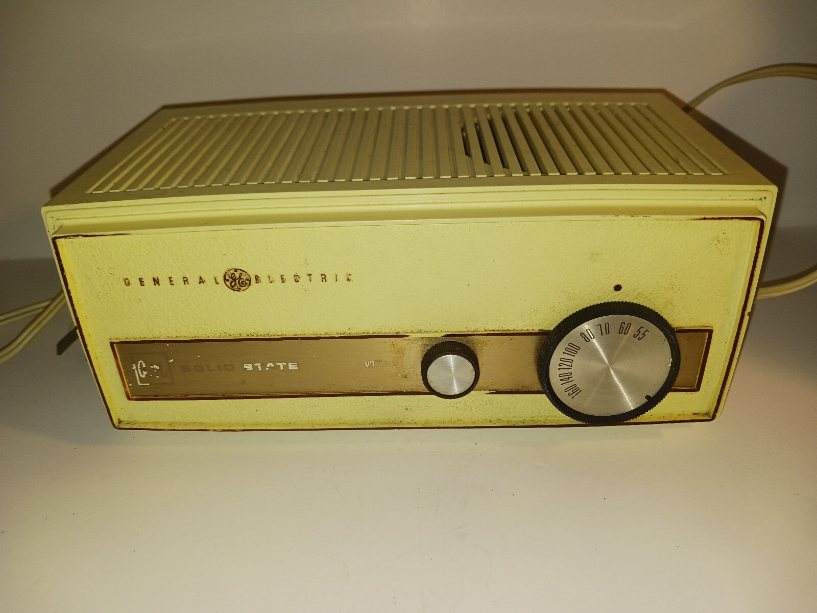 Vintage General Electric Table Top Radio Model T1132B Antique Works EBay vintage-general-electric-table-top-radio-model-t1132b-antique-works-ebay