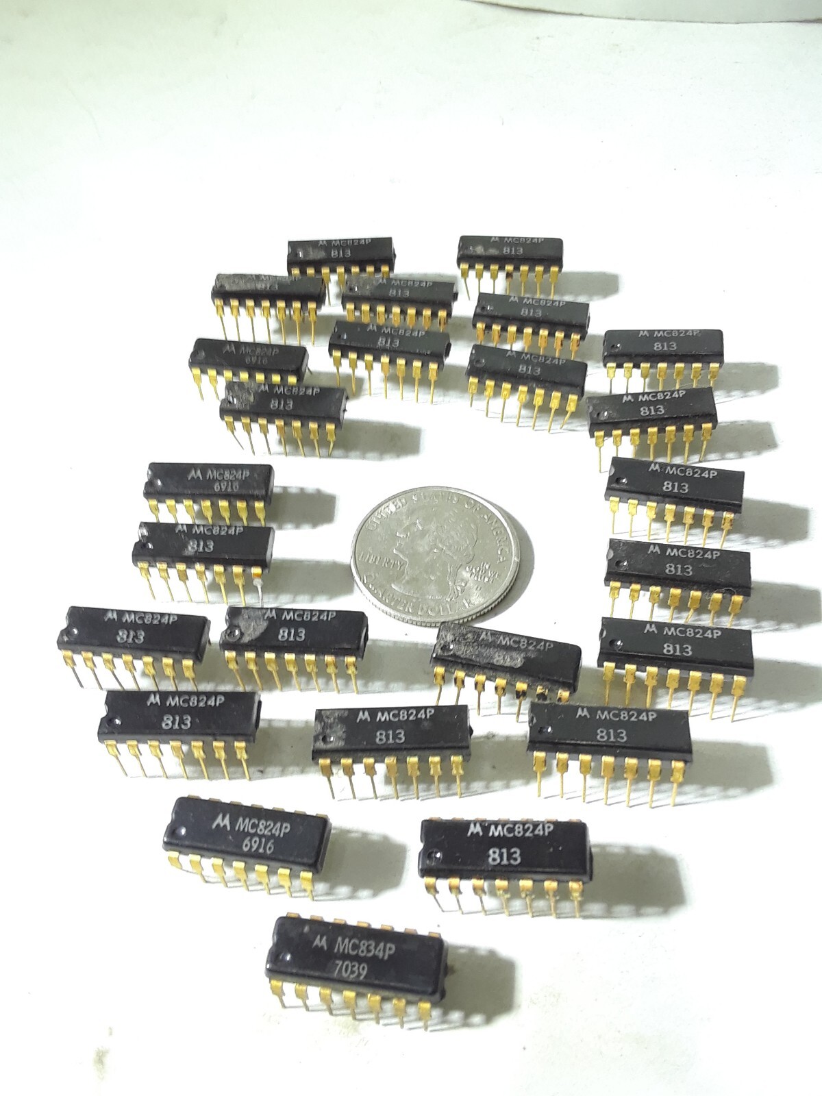 25 ct. NEW MOTOROLA MC824P IC's CHIP LOGIC GATE CIRCUIT QUAD 2-INPUT ...