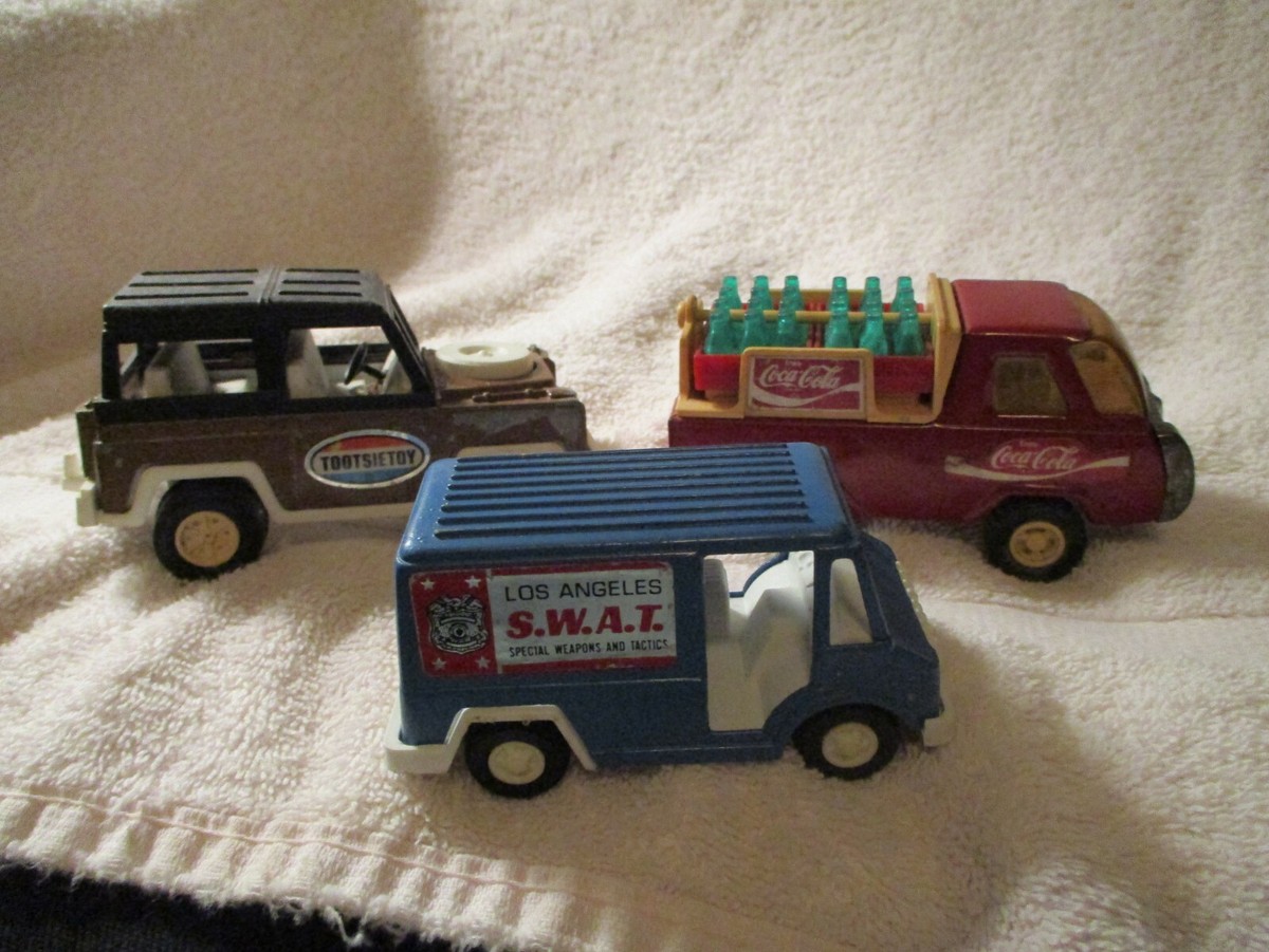 Tootsie Toy Panel Truck VINTAGE TOOTSIE TOY Panel Truck Car Green 3