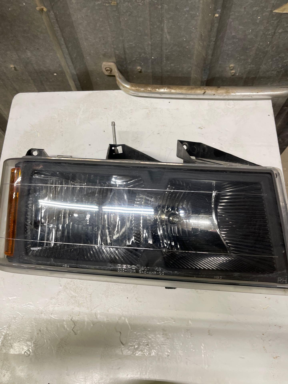 04 05 06 07 08 09 10 11 12Chevrolet Canyon Right Headlamp Assembly ...