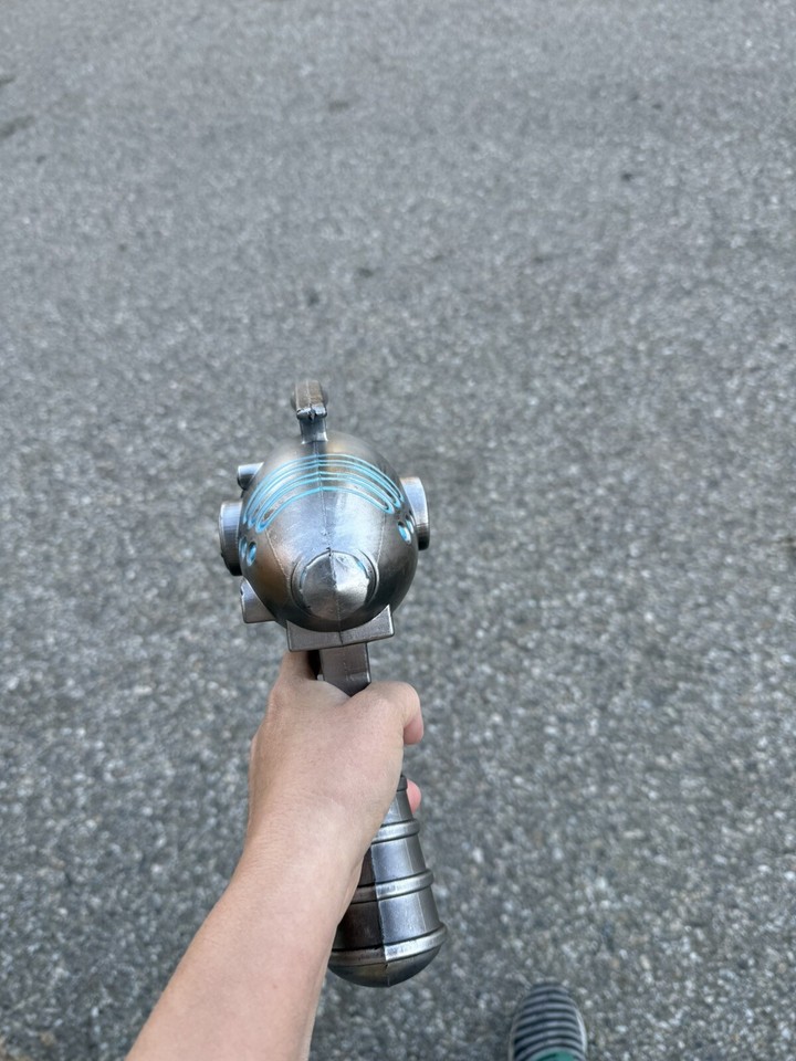 Fallout Laser Alien Blaster Pistol Replica Foam - Video Games -Fallout ...