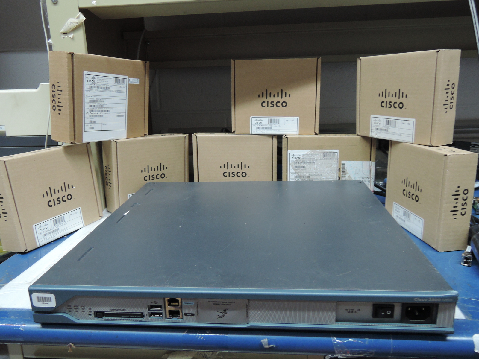 Cisco 2811 2-Port 10/100 Wired Router (CISCO2811-HSEC/K9) (Bundle with ...