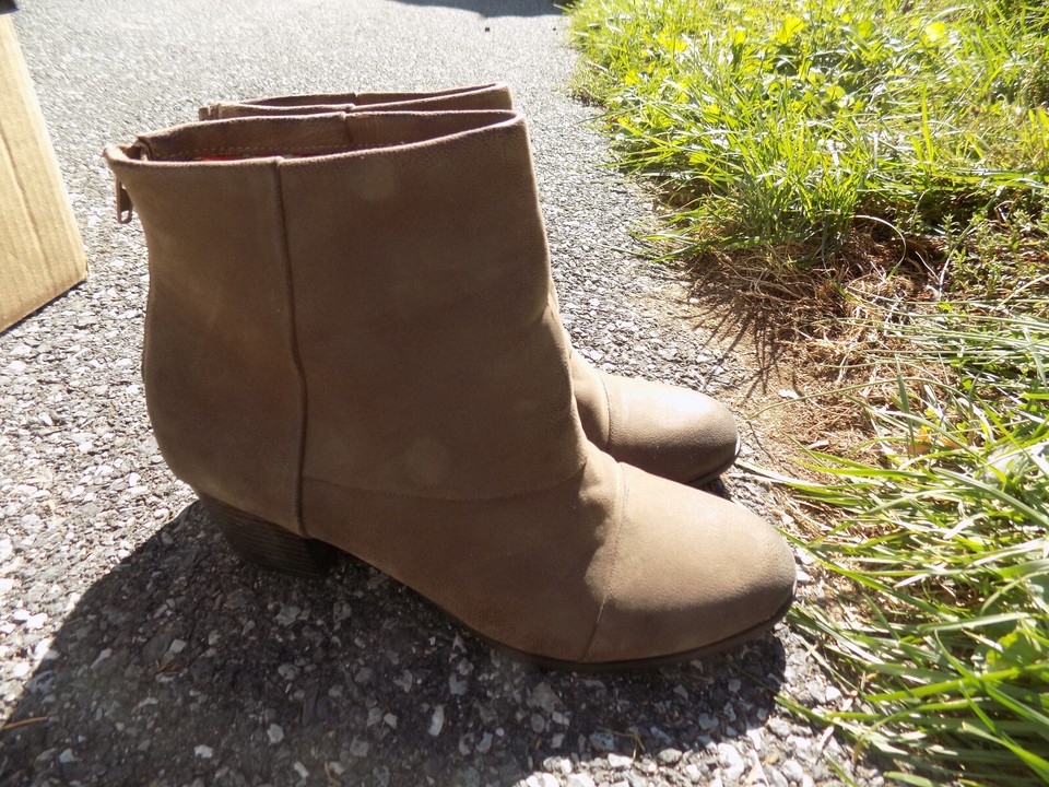 Fergalicious by Fergie Captoe Ankle Zip Boots 2" Heels Distressed Brown ...